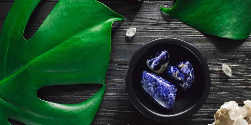 Throat Chakra Stones: Your Guide to Best Vishuddha Crystals Throat Chakra Stones: Your Guide to Best Vishuddha Crystals